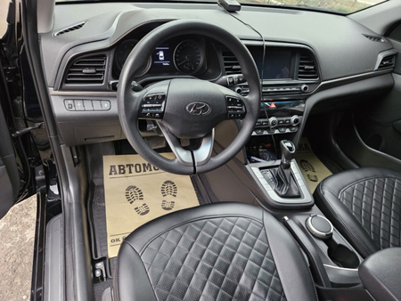 Hyundai Elantra срочно сотилади . Цену договоримся