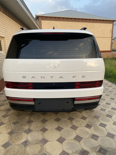 Hyundai SANTAFE 2024 sotiladi 2200km yurgan