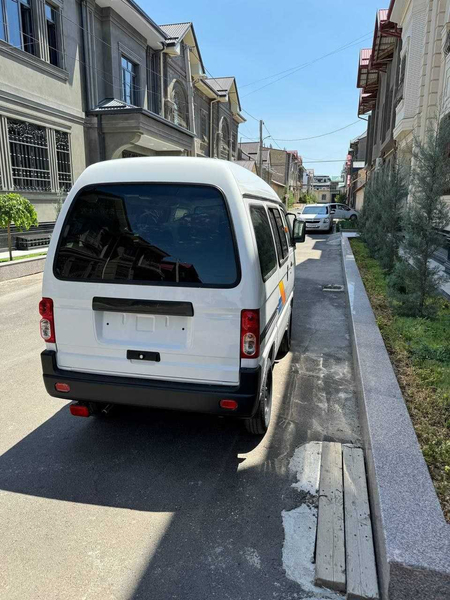 Damas Orient Auto Hamkor Companiyasida