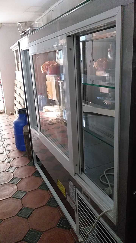 Продается холодильная витрина