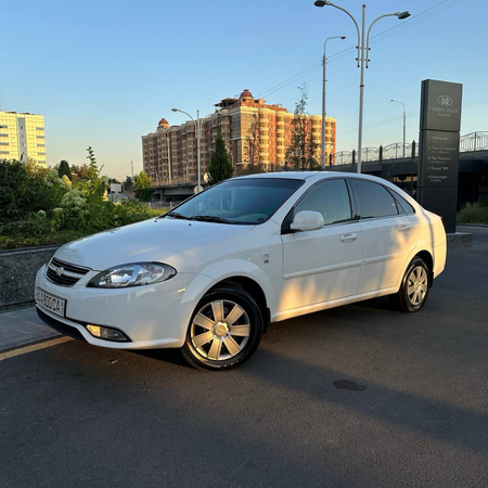 Chevrolet Gentra, 2 позиция 2020 год.