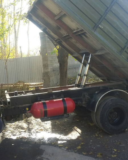 Uaz mashina sotiladi