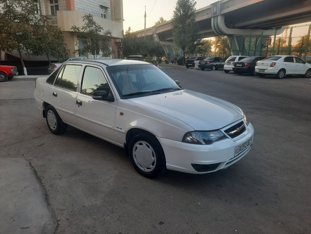 Nexia 2 сотилади