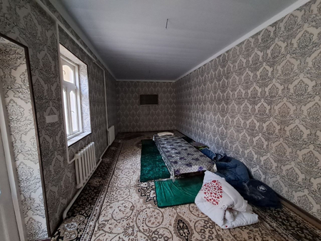 6xonali xovli sotiladi