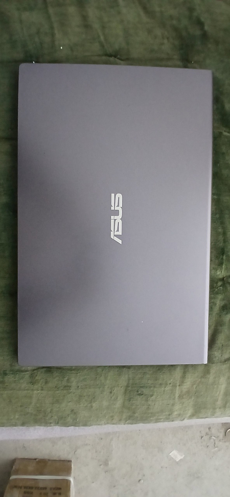 Noutbuk ASUS late