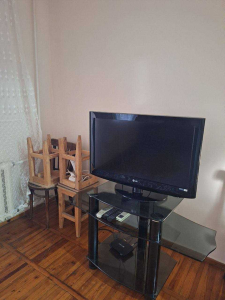 ул.Новомосковская-Катта Дархан 9 поликлиника 2-комн 3/4 50 кв.м мебель