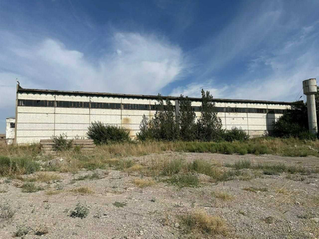 Продаётся 4 000 м². производственная база.