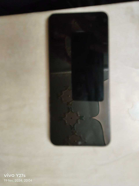 ViVo Y31 telefoni sotiladi. 128GB