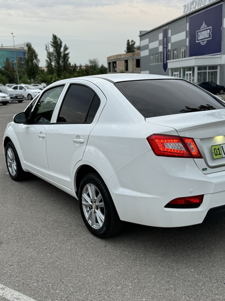 Elektra mobil 210 kg yuradi