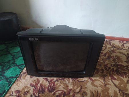 Televizor sotiladi