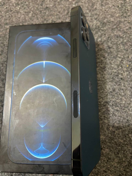 Iphone 12pro variantga beriladi