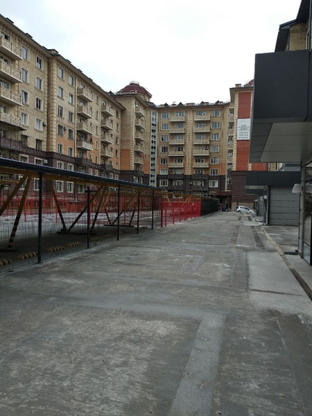Продается возле Алайского рынка в GABUSе 4/2/7, 4/5/7 по 164м2