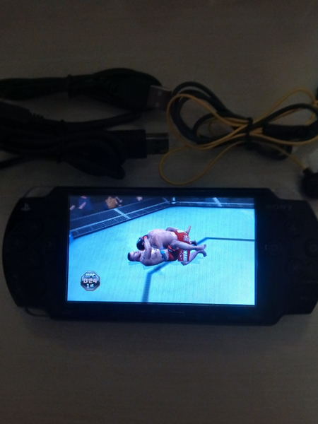 Assalom alekum Psp sotiladi 32gb 42ta uyin bor yaxshi yaxshi uyinlar