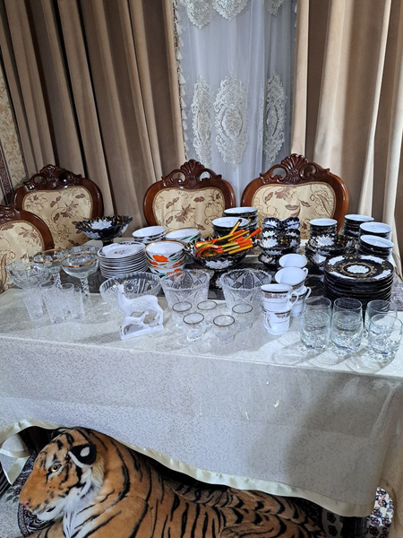 Продаю посуду и курпа,материал