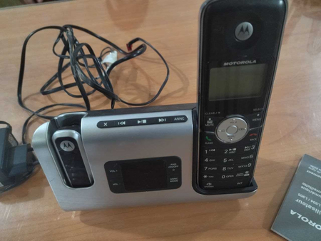 Продам радиотелефон MOTOROLA