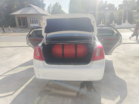 Lacetti 1.8 sotiladi (Gentra qilingan)