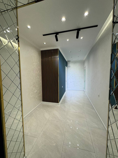 Продаю Новый Hi-Tech office 1-линия Чиланзар Ширин Перекрёсток 95м2