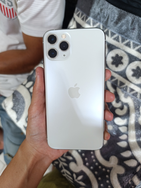 iPhone 11 pro , ideal holatda 256 gb