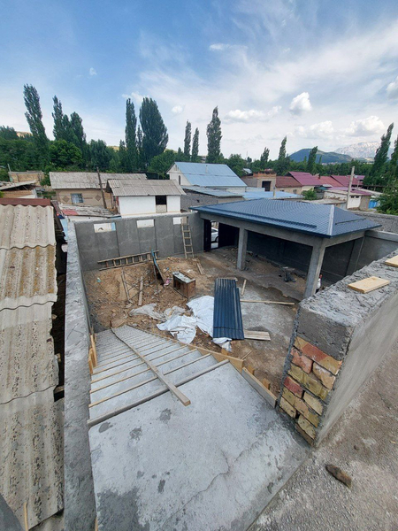 Xovli chorvoda dalaxonli dacha sotiladi