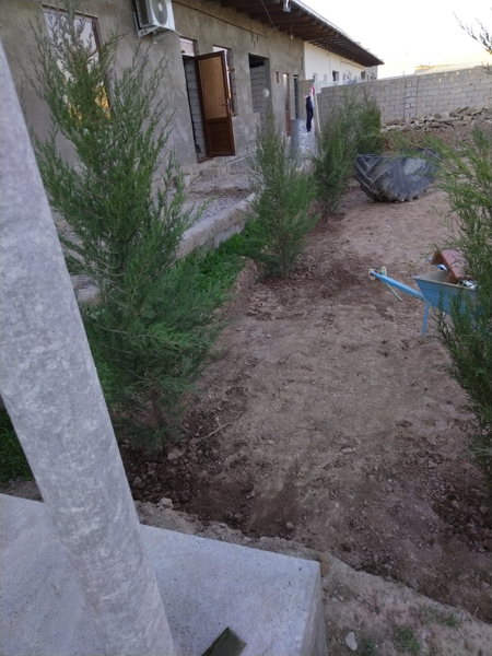 75 maktab al qasr tuyxona oldida