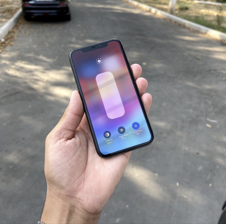 Iphone 11 pro 64gb srochno sotiladi obmenam bor