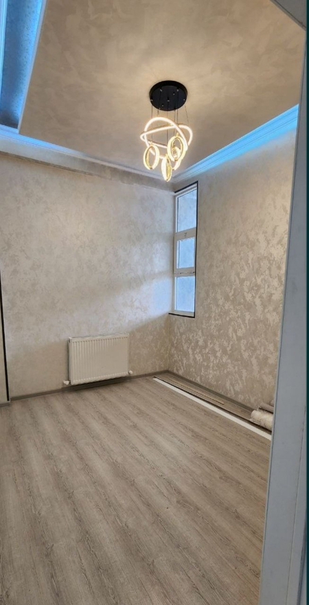 Продается 3-комнатная квартира в новостройке ЖК Shohsaroy в Юнусабаде,