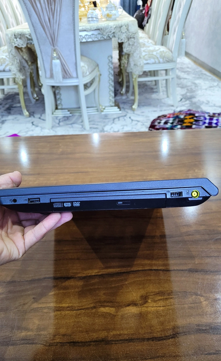 Noutbuk Lenovo sotiladi