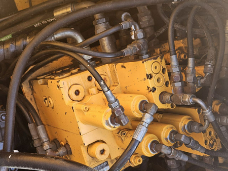 Ekskavator Hyundai sotiladi yili 2006 kamchilk yoq