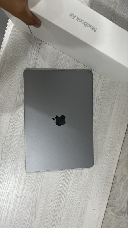 Macbook Air M2 15 inch 2023