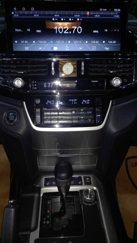 Toyota Land Cruiser 200 V6 2018 год