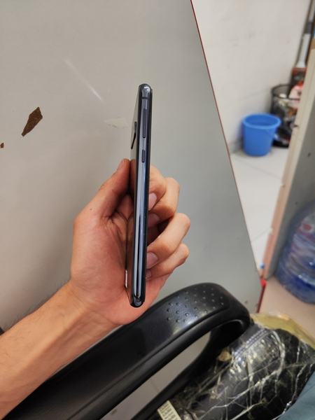 Samsung S10E.   Juda Arzon