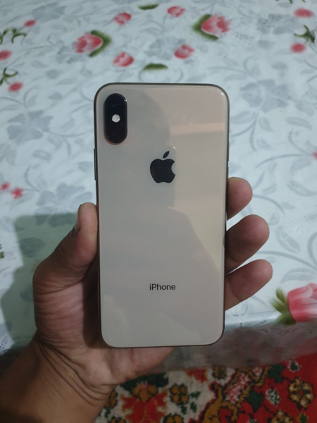 Iphone Xs gold sotladi