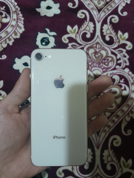 iPhone 8 64 gb gold