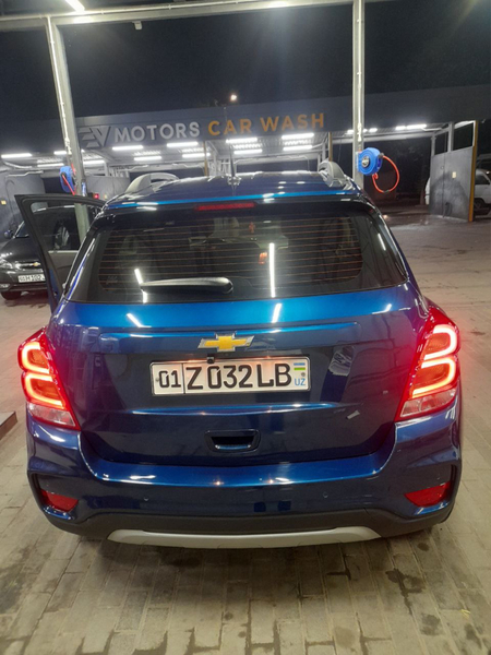 Автомобиль tracker