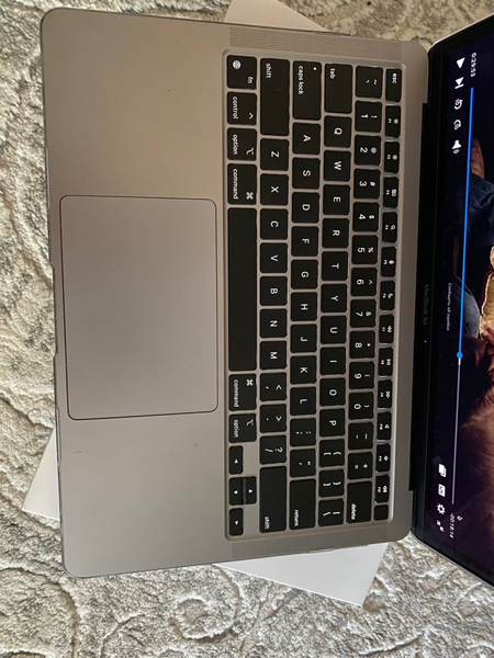 Macbook Air 13.3 m1 chip
