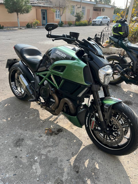 Продается Ducati diavel