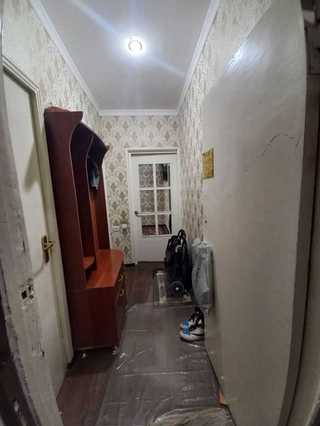 Продаётся квартиры 2/1/4 на Юнусабадском районе 11-й кв (J1828)