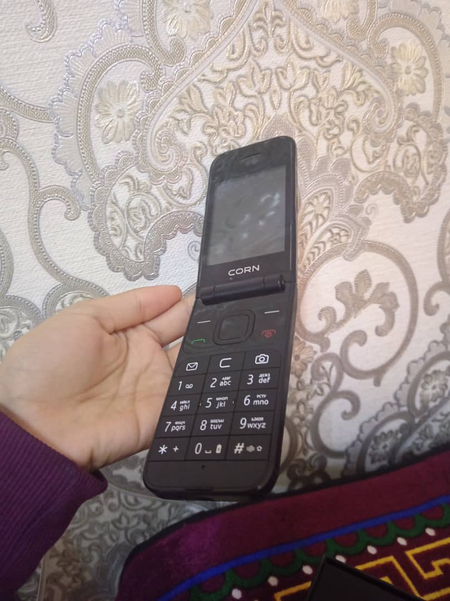 Corn telefon F282