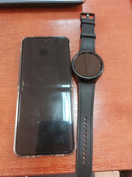 Продаются Samsung galaxy z flip 5 и samsung watch 6 classic