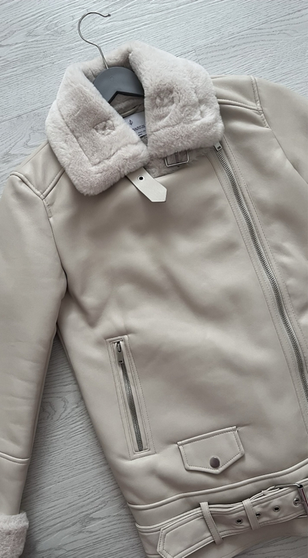 Продам дублёнку авиатор от Stradivarius