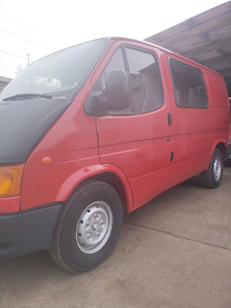 Ford transit sotiladi