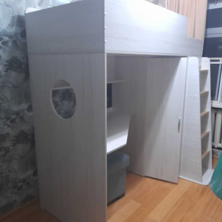 Детская кровать,шкаф и стол 3 в 1