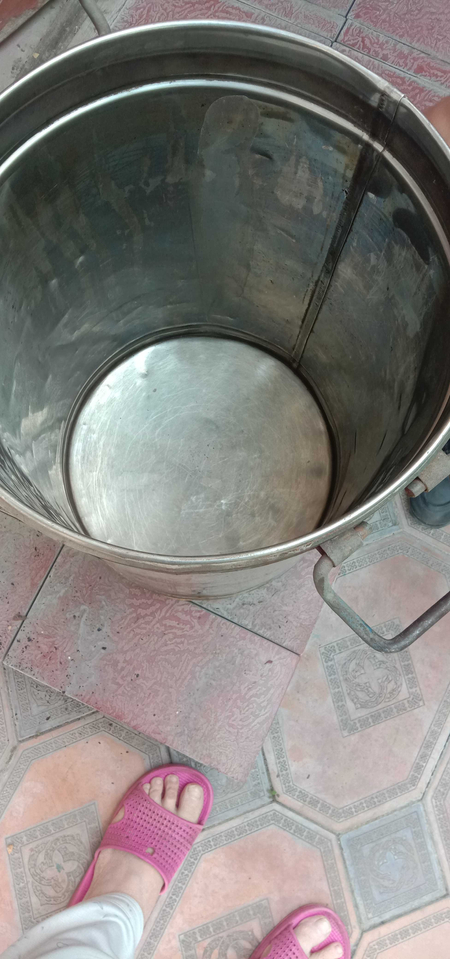 Бак из нержавейки для изготовления вина