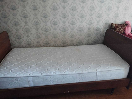 Продам кровать и диван б/у в хорошем состоянии