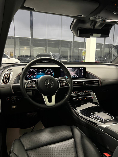 Mercedes Benz EQC400