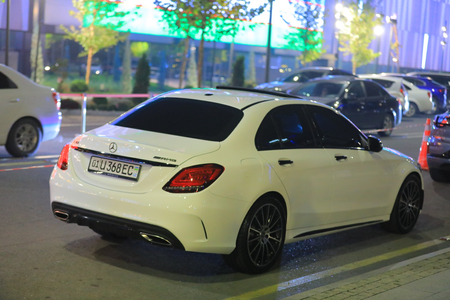 Mercedes benz 205 Sro\\\'chni sotiladi