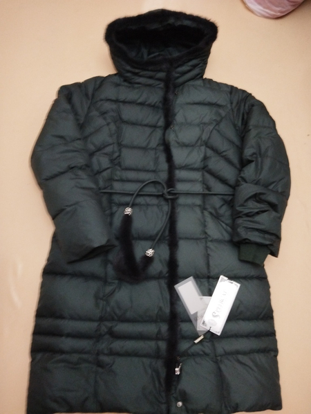 Продается  новое пальто .разм 50-52 .