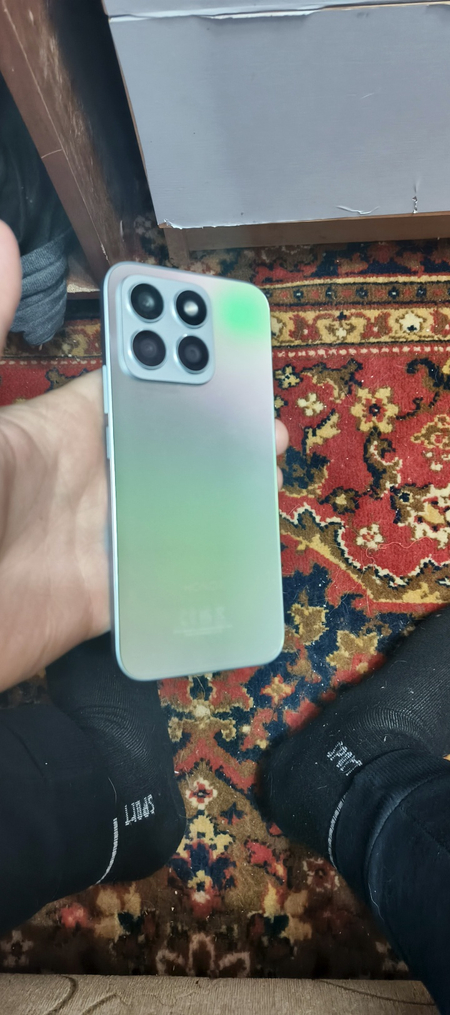 Продается телефон Honor x8b