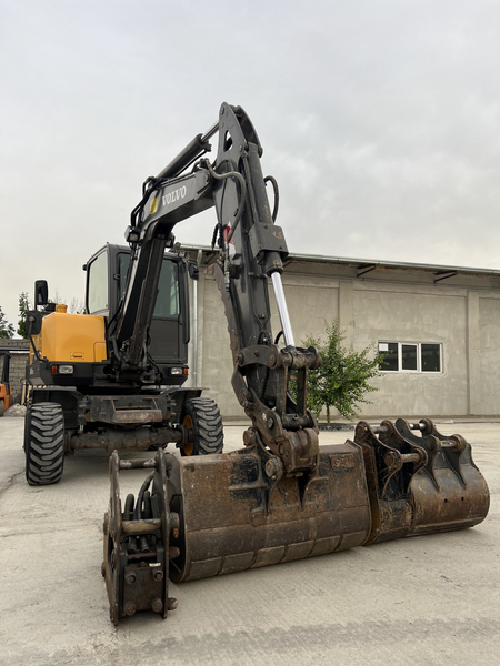 Продаётся экскаватор Volvo EW60E 2020 год