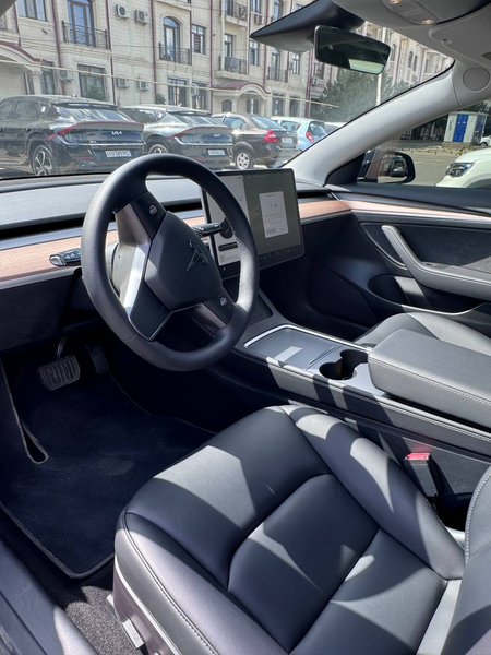 Tesla model 3 dual mator long range